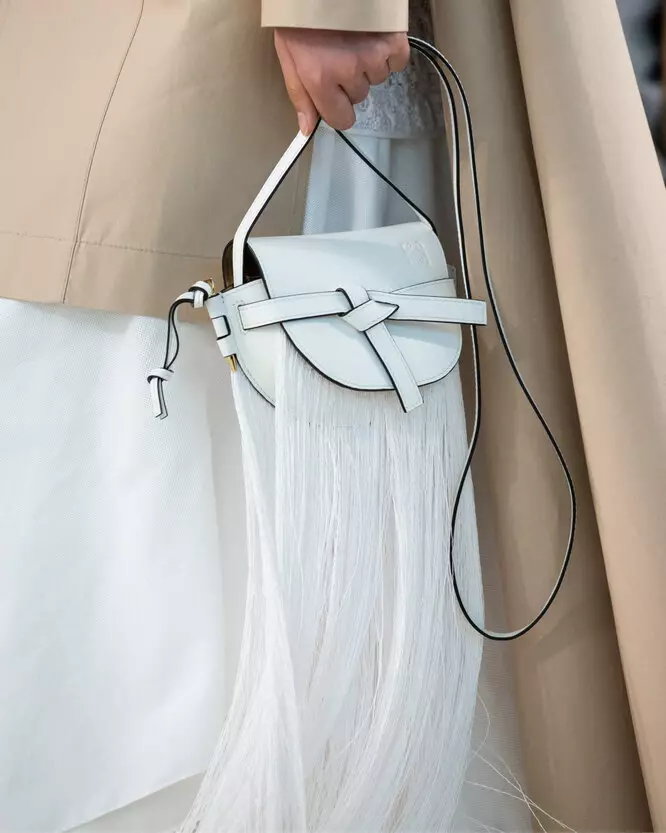 Bag-sedlo: Alternative za tiste, ki so kupili Dior 1037_5