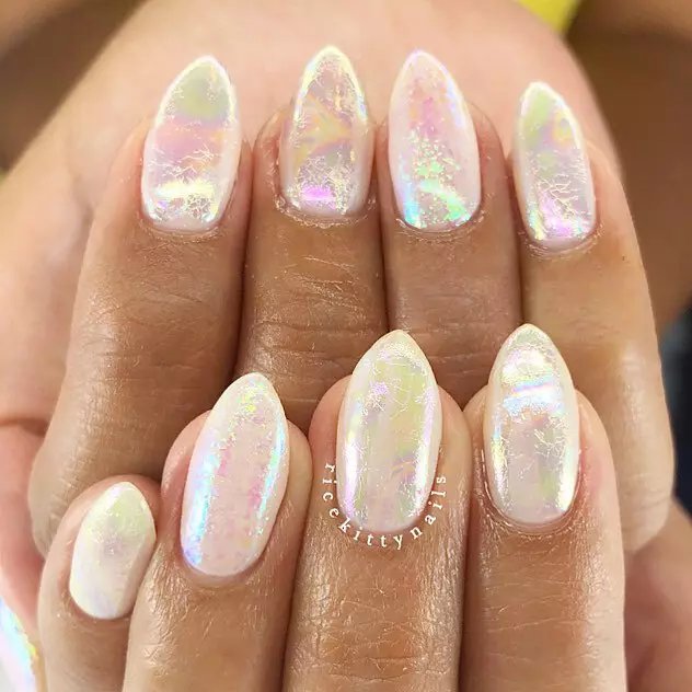 Manicure alang sa Pangasaw-onon: 16 Mga Estylish nga Mga IDEAS nga maghimo niini nga pagdumili sa banal French 10401_15