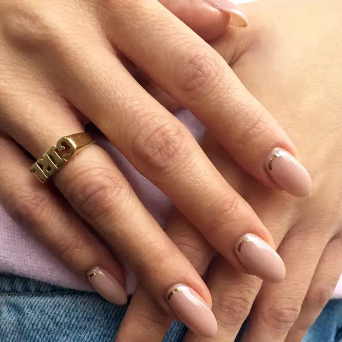 Manicure alang sa Pangasaw-onon: 16 Mga Estylish nga Mga IDEAS nga maghimo niini nga pagdumili sa banal French 10401_5