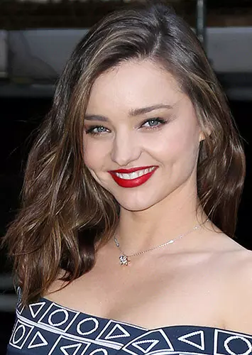 아기 백만명 : Natalya Vodyanova는 이리나 Shayk, Miranda Kerr 및 어린 시절의 다른 슈퍼 모델처럼 보였습니다. 10900_18