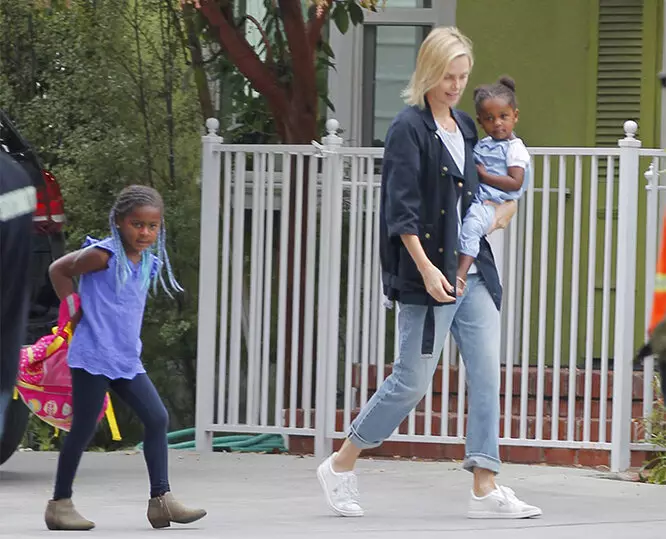 Charlize Theron e 9 mais Star Mom Singles 11117_5