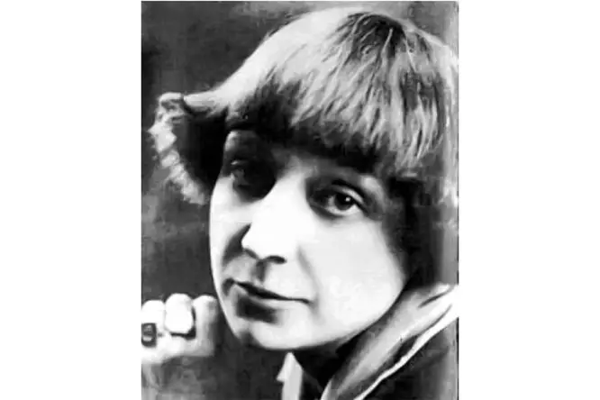 Marina Tsvetaeva və öz uşaqlarının taleyinə laqeyd qalan digər məşhur şəxsiyyətlər 11275_1