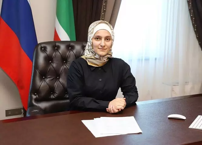 Aishat Kadrov je postavio jedinstvenu fotografiju s majkom 11578_3