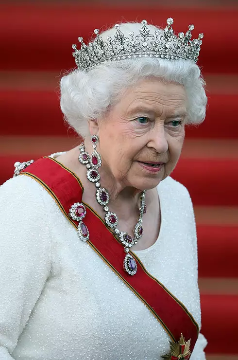 Kuasa untuk menghadapi: Apakah Elizabeth II dan 7 lagi ahli politik wanita dalam masa mudanya 12602_2
