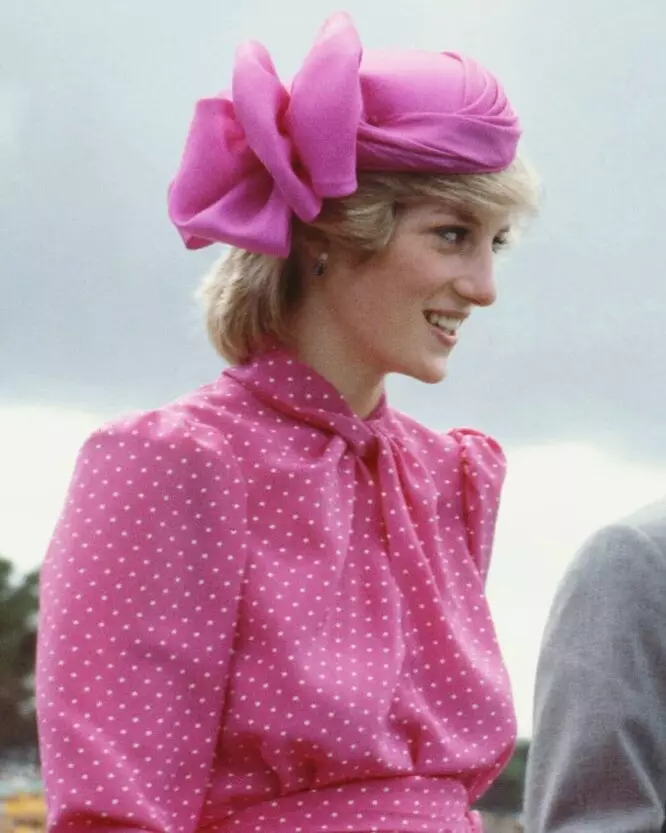 Blouse from the 80s: The heritage of Princess Diana in our wardrobes