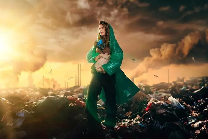 "My Creek Rreth Ndihmës": Shtatzëna Sasha Savelyeva paraqiti kundër sfondit të maleve të mbeturinave
