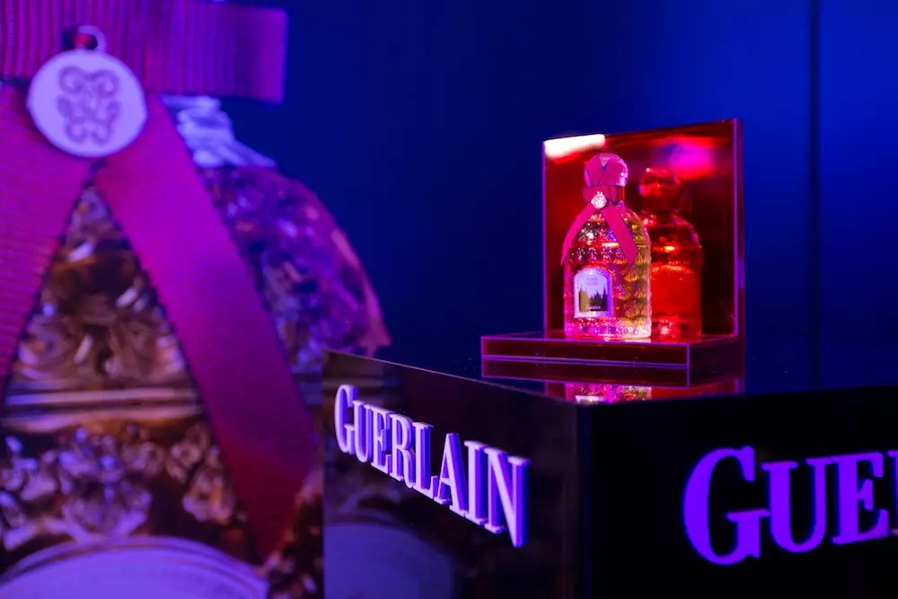 GUM کی 120 ویں سالگرہ کے اعزاز میں گیرلین سے خوشبو کی جگہ راج