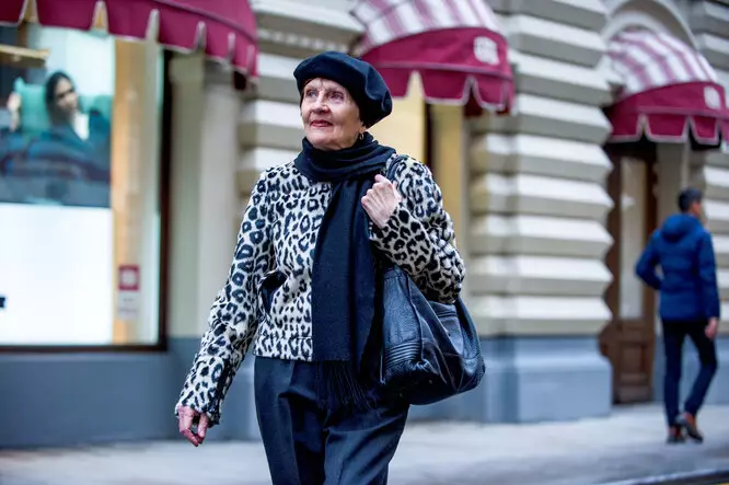 Mode efter 55 år: Hur klär de mest eleganta representanter för den äldre generationen 1493_2