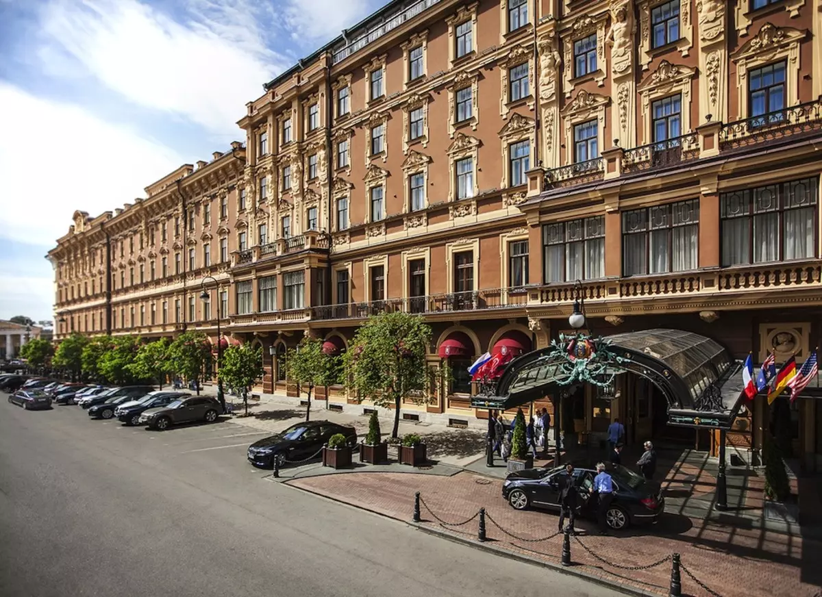 Restauration de la façade du Grand Hotel Europe terminée 15085_1