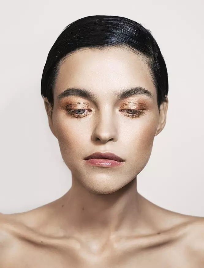 Nový rok make-up-2021: Ako urobiť kovový make 15698_5