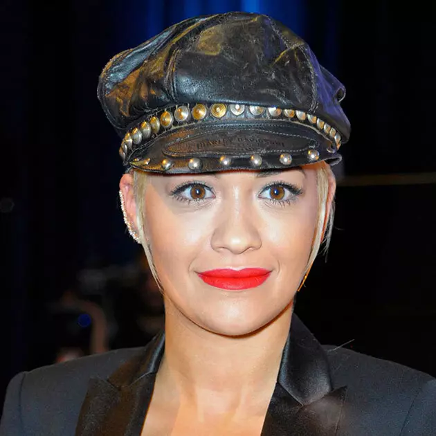 Christina Aguilera, Miley Cyrus a 10 mwy o enwogion nad ydynt yn gwybod sut i wneud 17061_11