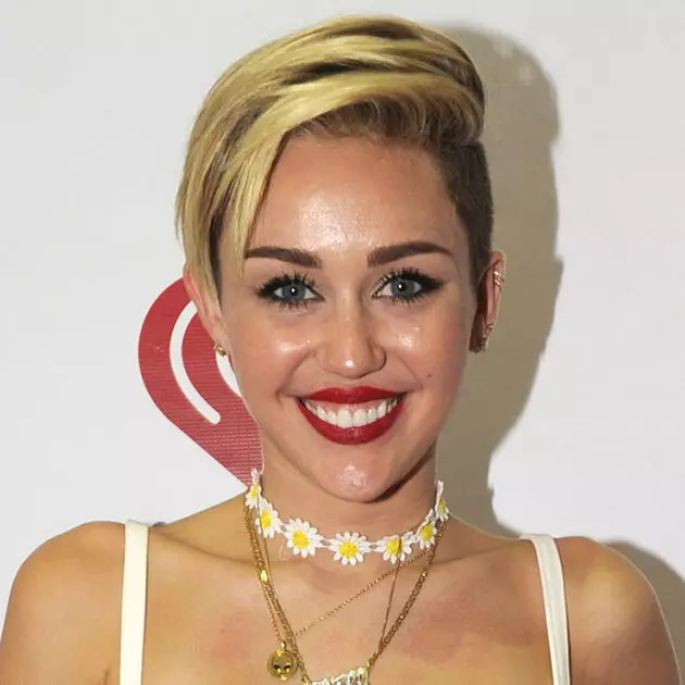 Christina Aguilera, Miley Cyrus i 10 celebritats més que no saben fer-ho 17061_3