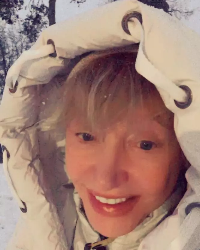 71-godišnja Alla Pugacheva odbila je šminka u ranim danima nove godine - i izgleda kao fenomenalno svjež na selfie 17239_3