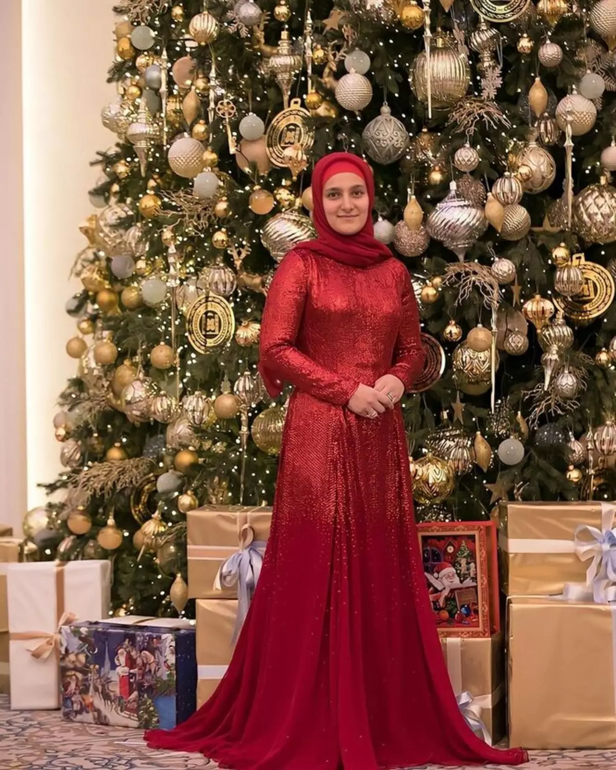 Aishat Kadyrov ha mostrato la bellezza della sorella e ha dichiarato che era già sposato 17903_3