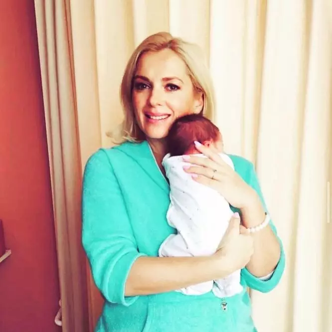 Maria Poroshina shared a unique picture with a newborn son 17911_3