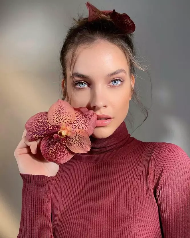 Barbara Palvin zale amorratuak hondartzako argazki probokatzaile batekin 20436_3