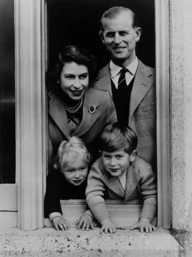 Fő pár század: Mi volt az Elizabeth II házassága és Philip herceg, aki 73 évet tartott 21277_4