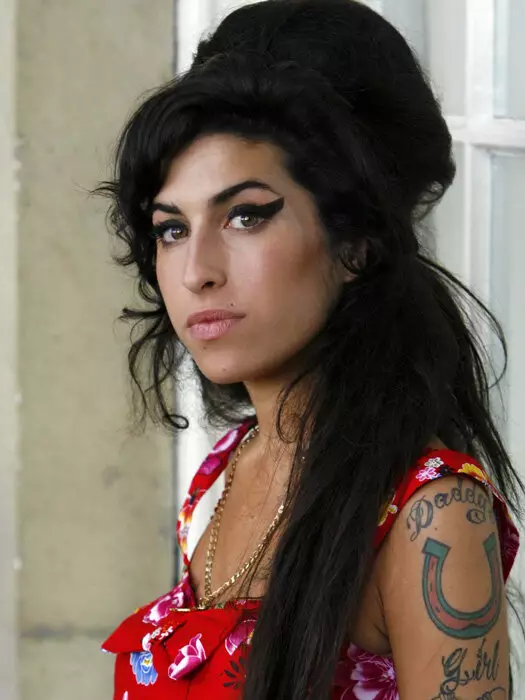 Được gọi là cảm xúc với rượu mạnh: Amy Winehouse và những người phụ nữ khác truyền thuyết đã phá hủy cuộc sống của họ 21816_6