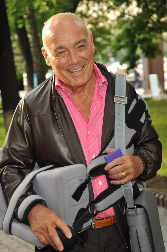 Vladimir Pozner talitten dat hy syn hân op har dochter opwekke doe't se heul lyts wie 22752_2