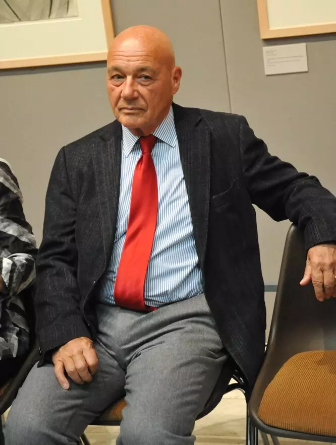 Vladimir Pozner talitten dat hy syn hân op har dochter opwekke doe't se heul lyts wie 22752_3