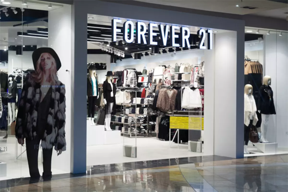 Forever 21 Store avasi Moskovassa 25012_1