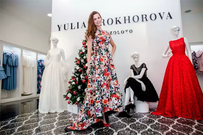 Celeb lezer ter gelegenheid van de presentatie van de Yulia Prokhorova-collectie 25559_13