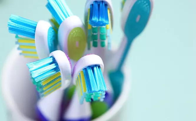 Cara merawat gigi Anda agar tidak meninggalkan kekayaan di dokter gigi 25883_3
