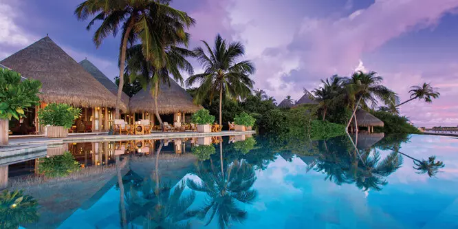Paradiso duniani: Kwa nini unahitaji kwenda Hoteli ya Milaidhoo huko Maldives 26506_1