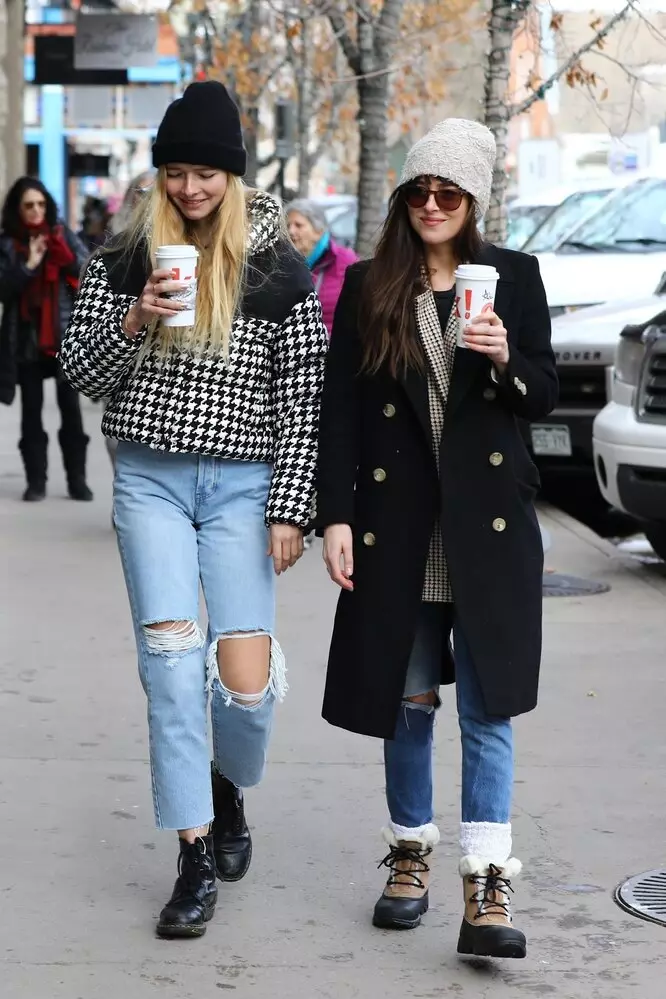 As botas de inverno máis de moda 2020: que modelos son usados ​​Irina Shayk, Katie Holmes e outras estrelas 2672_2