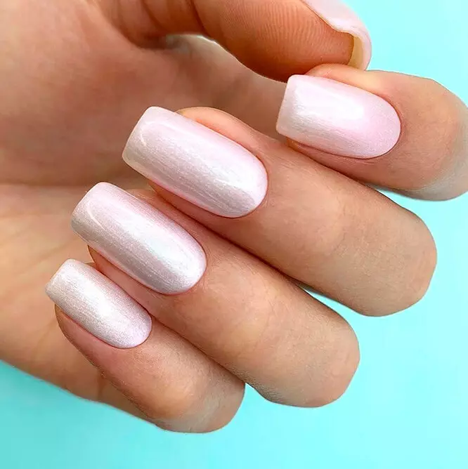 Bagaimana untuk membuat manicure untuk tahun baru 2020: 10 idea terbaik 2709_2