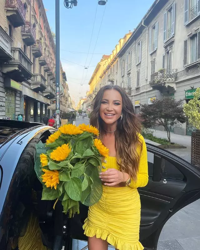 Olga Buzova Sang 