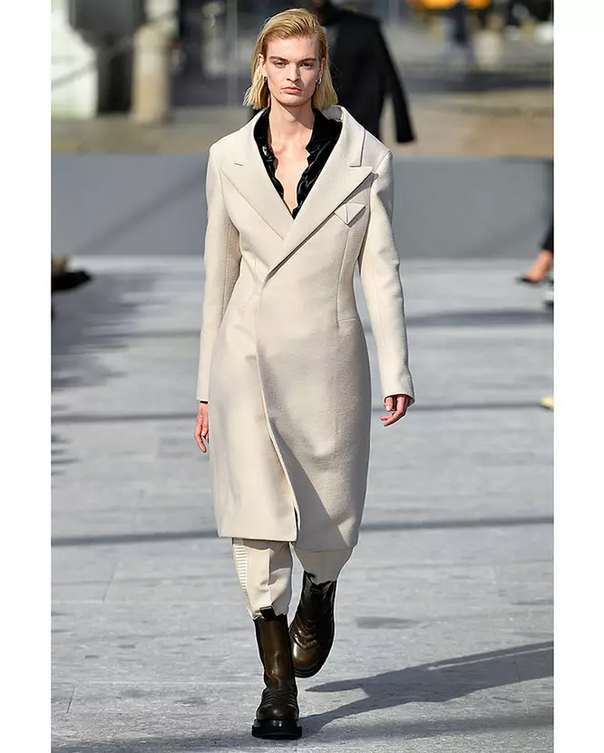 Kvinnors Drapet Coat: 15 av de mest fashionabla modellerna för vintern