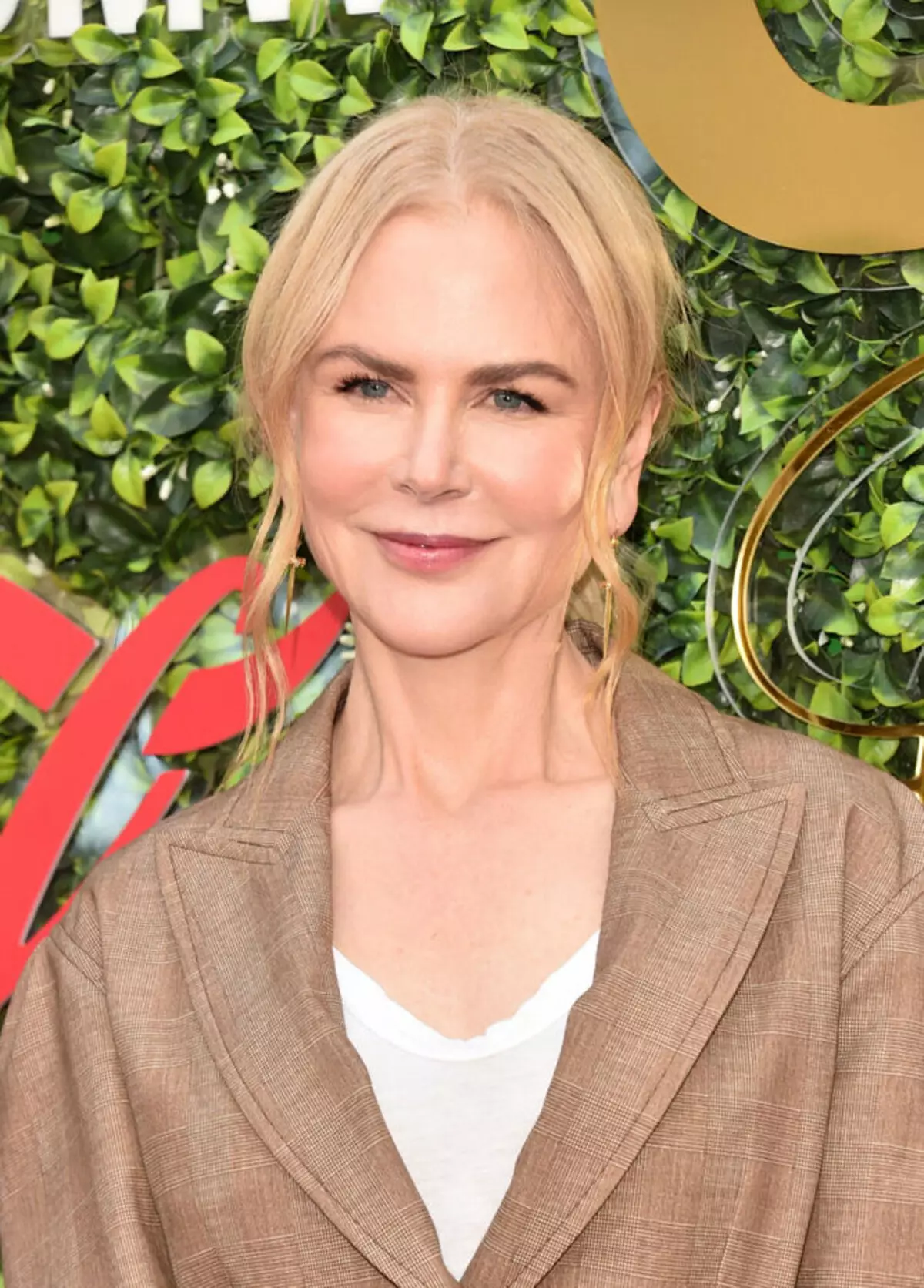 Nicole Kidman di trenche sareng lofoff dina sasarap emas 2950_2