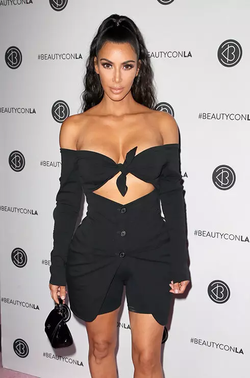 8 Kasus nalika basa Kardasian Kardashian dikaluarkeun tanpa baju jero 3249_4