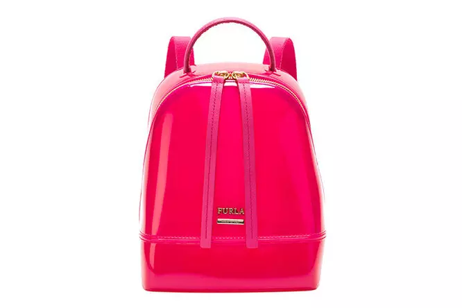 Image of the day: Jiji Hadid with Red Backpack Furla 32739_2