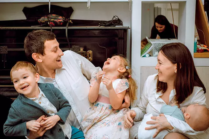 Hvordan overleve en sjelden diagnose av et barn: historier fra livet til tre mødre 34114_1