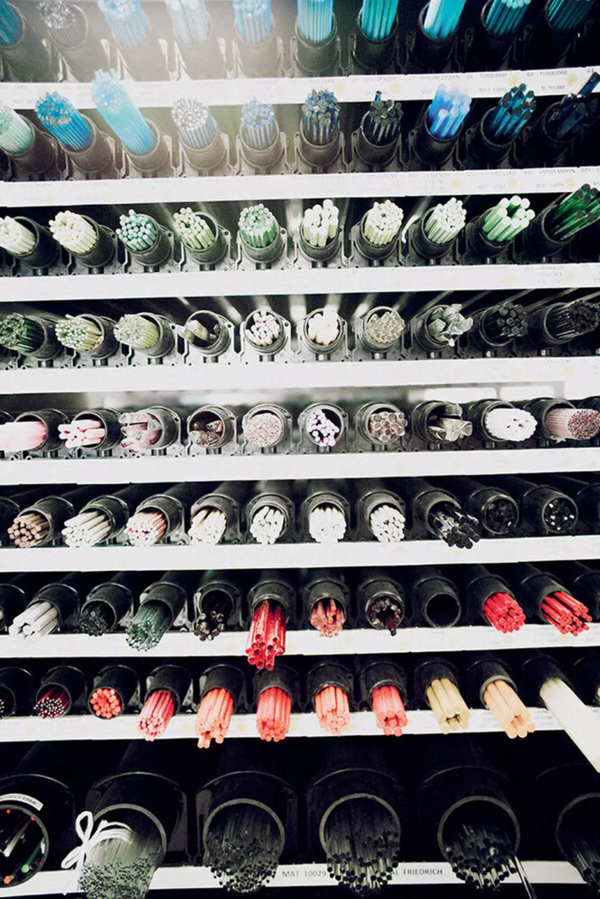 Hur man gör knappar för Chanel Outfits: Rapport från Atelier Desrues 34132_9