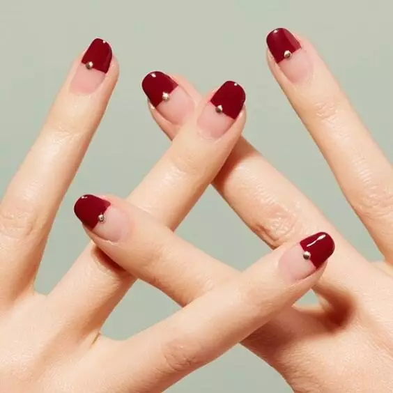 Acha ọbara ọbara, mmanya na Bordeaux: 10 echiche dị egwu maka Manicure 35027_5