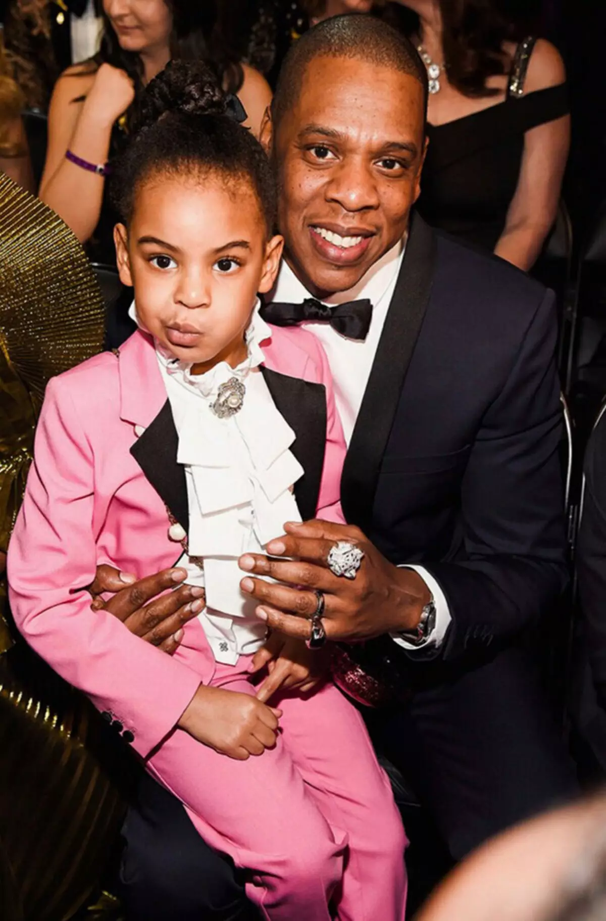 6 outfits ឈ្មោះថា Blue Ivy Carter 5 ឆ្នាំរូបនេះដែលនឹងច្រណែនតារាបង្ហាញម៉ូតណាមួយឡើយ 36198_1