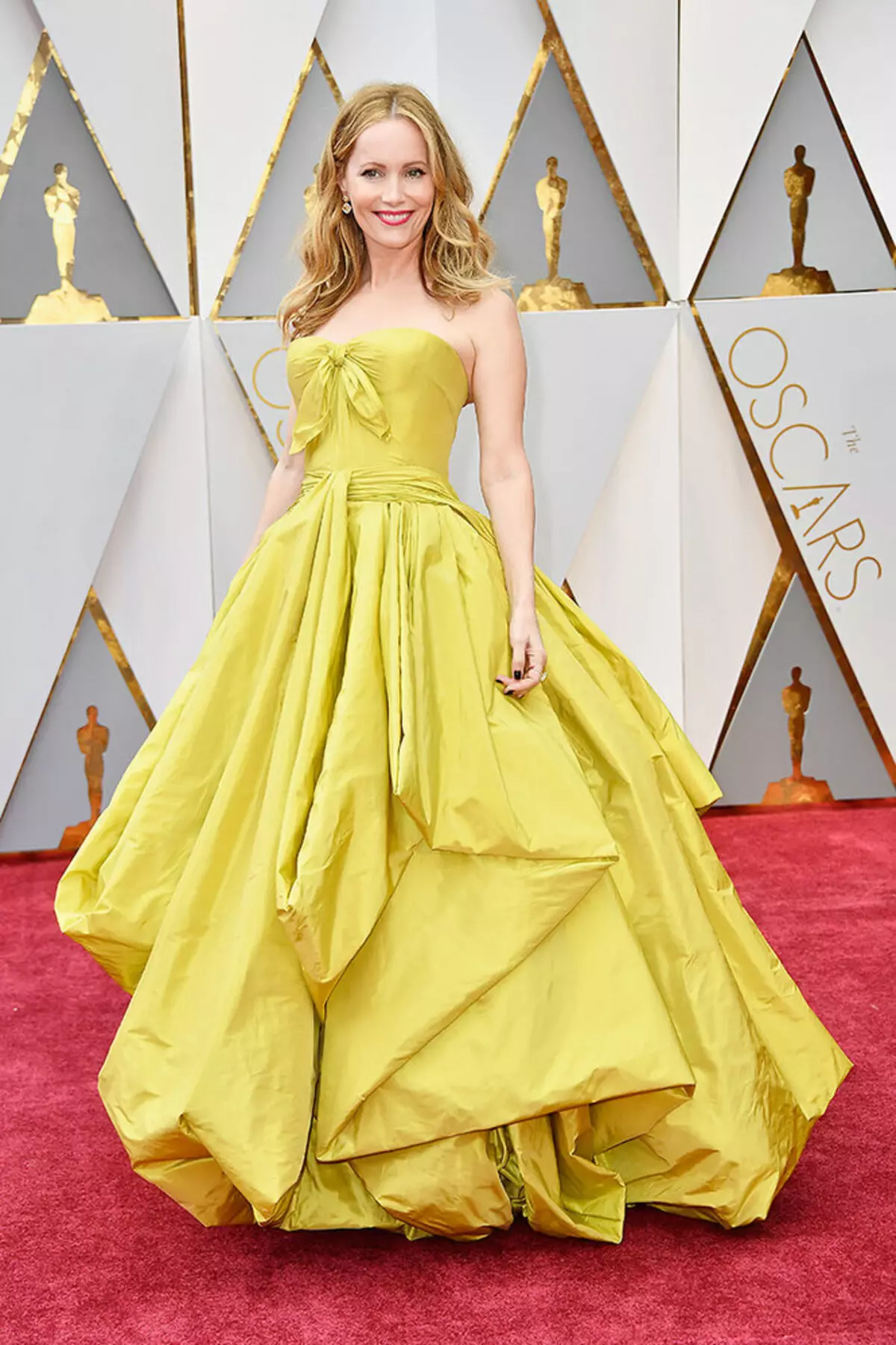 Çiçəklər və Qızıl: Oscar Emma Stone, Carly Kloss və digər ulduzlara nə gəldi 36273_34