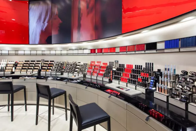 Parfümeeria-kosmeetika Boutique Giorgio Armani ilu avati Moskvas 37140_4