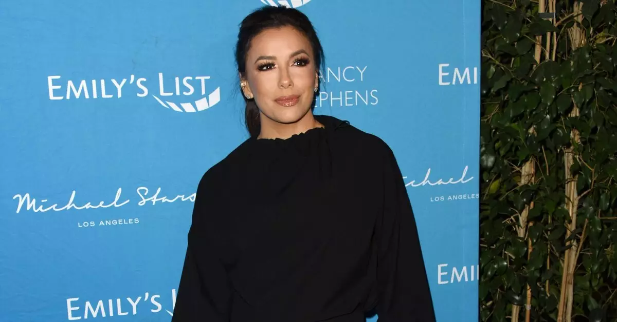 Kirekire Eva Longoria yongeyeho uburebure, shyira umukara wuzuye