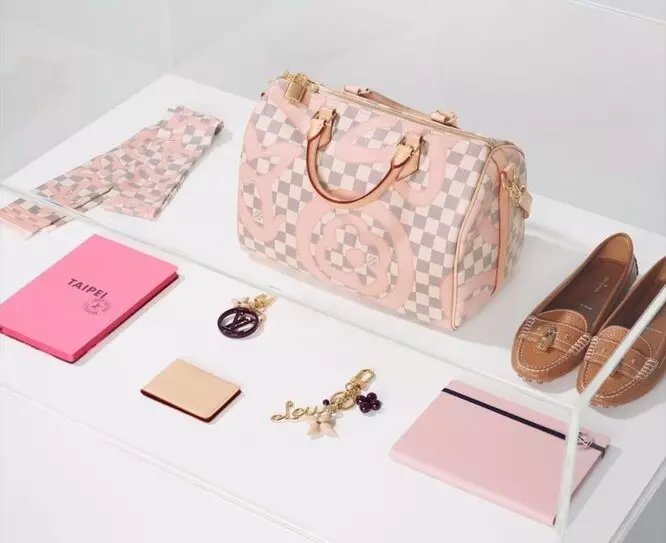 Kwa picha nzuri za majira ya joto: vifaa 16 vya alama ya hadithi Louis Vuitton 37962_2