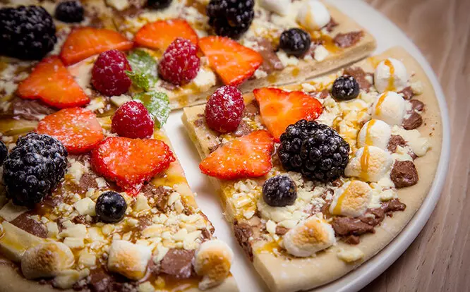 Sorprendi la tua amata: la pizza di frutta, waffle con crema e altri dessert insoliti il ​​14 febbraio 3835_1