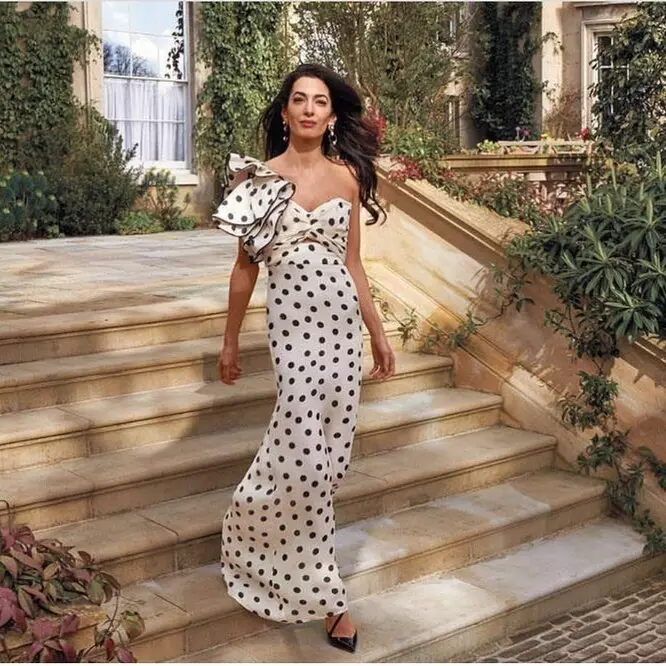 Amal Clooney and Libya Firth: Star Woman Style with Active Life Position 385_7