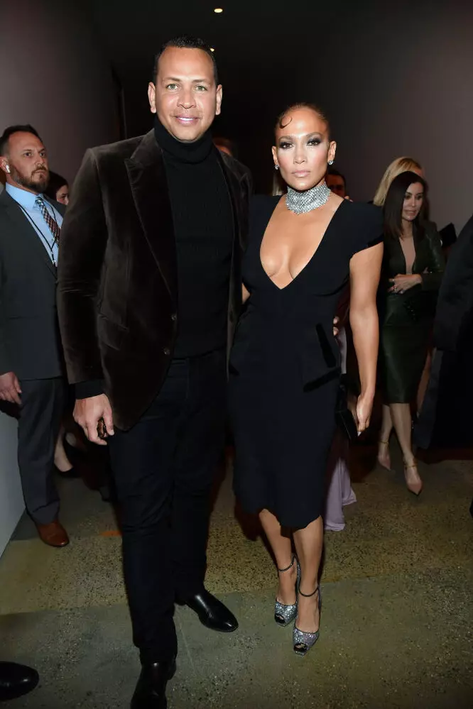 Pertempuran Béntang Béntang: Jennifer Lopez sareng Alex Rodriguez ngalawan Rozy Hunshtion-Whiteley sareng Jason Propinya di Tom Ford 3878_2