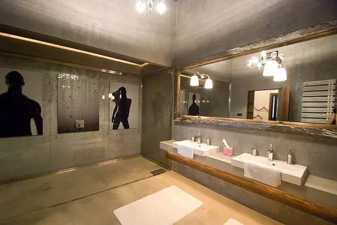 Ir pienācis laiks atvaļinājumā: 6 villas ar elegantām vannas istabām tiem, kas ir izslēguši karstu ūdeni 38797_7