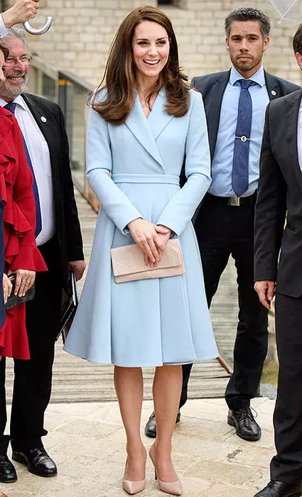 Ashtu si Kate Middleton: 9 gjëra që duhet të jenë në veshjet tuaja 38961_1