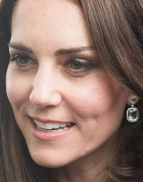 เช่น Kate Middleton: 9 สิ่งที่ควรอยู่ในตู้เสื้อผ้าของคุณ 38961_6