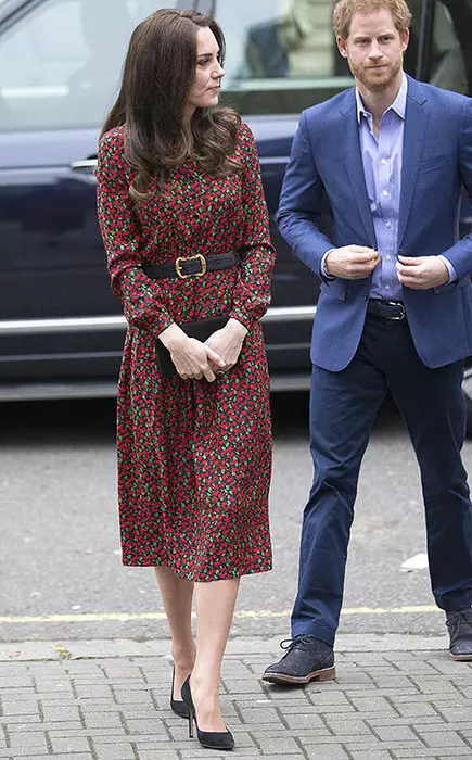Ashtu si Kate Middleton: 9 gjëra që duhet të jenë në veshjet tuaja 38961_7